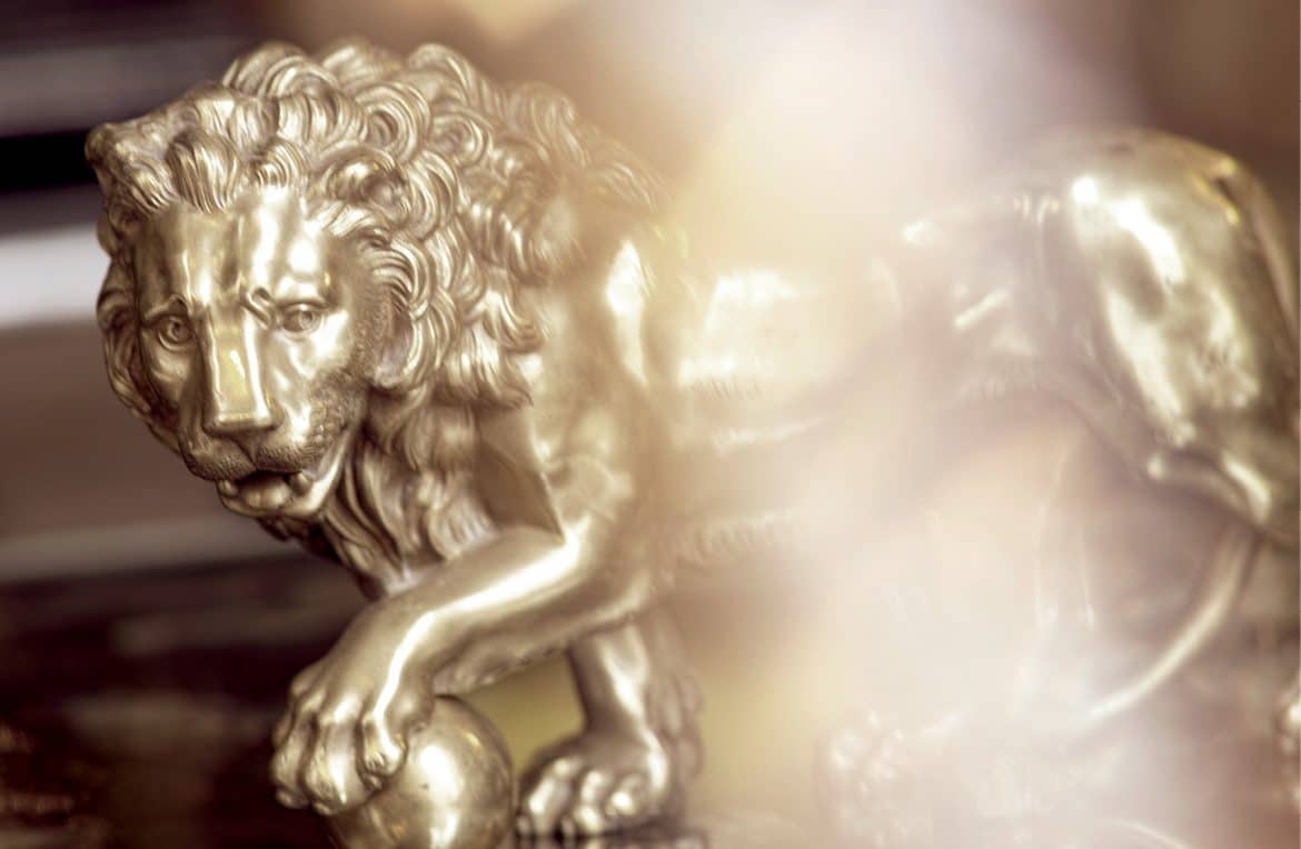 Vogue - Coco Chanel sous le signe du lion - COMITÉ FRANÇAIS POUR LA ...